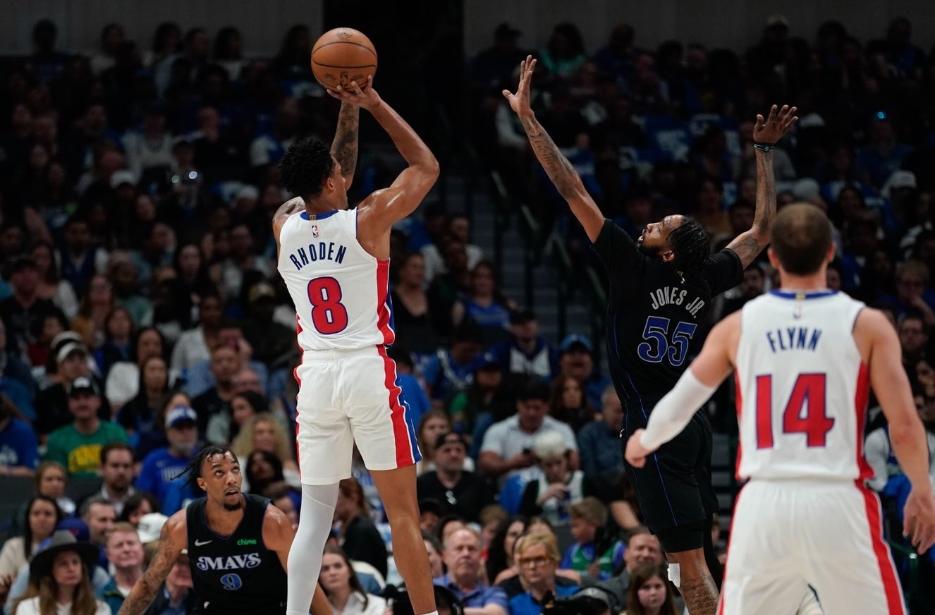 Toronto Raptors sign former Detroit Pistons guard